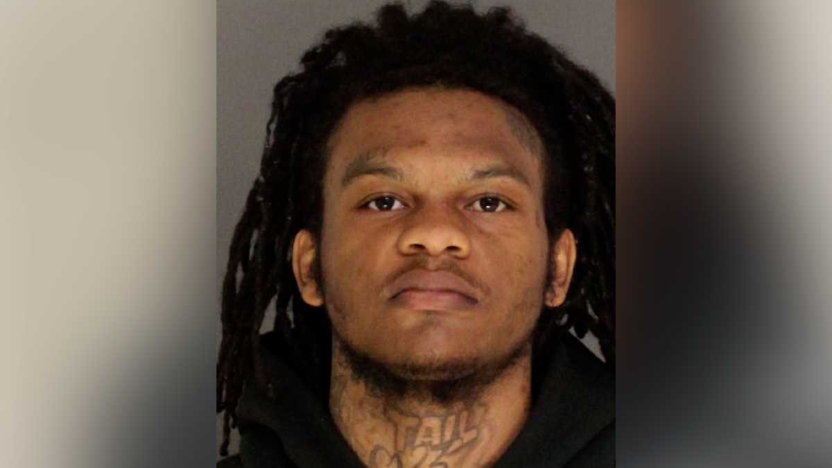 Police: Teen wanted on gun charges in Pittsburgh arrested in stolen car