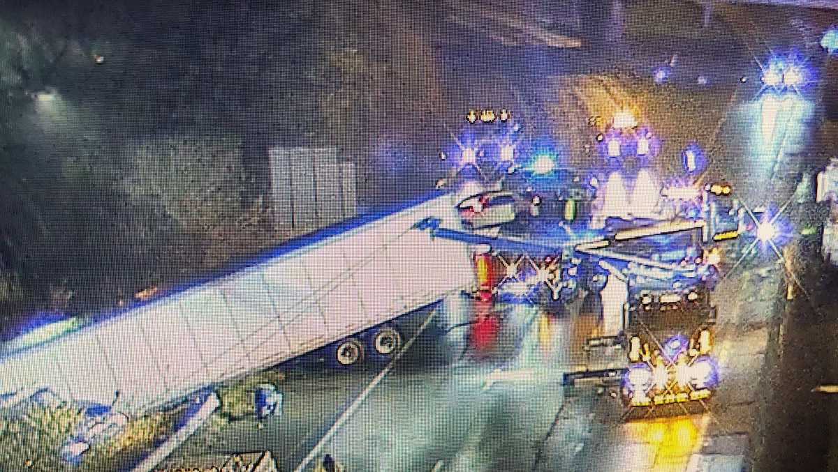 Semitruck Shuts Down I 71 75 For Hours After Crashing Into Guardrail
