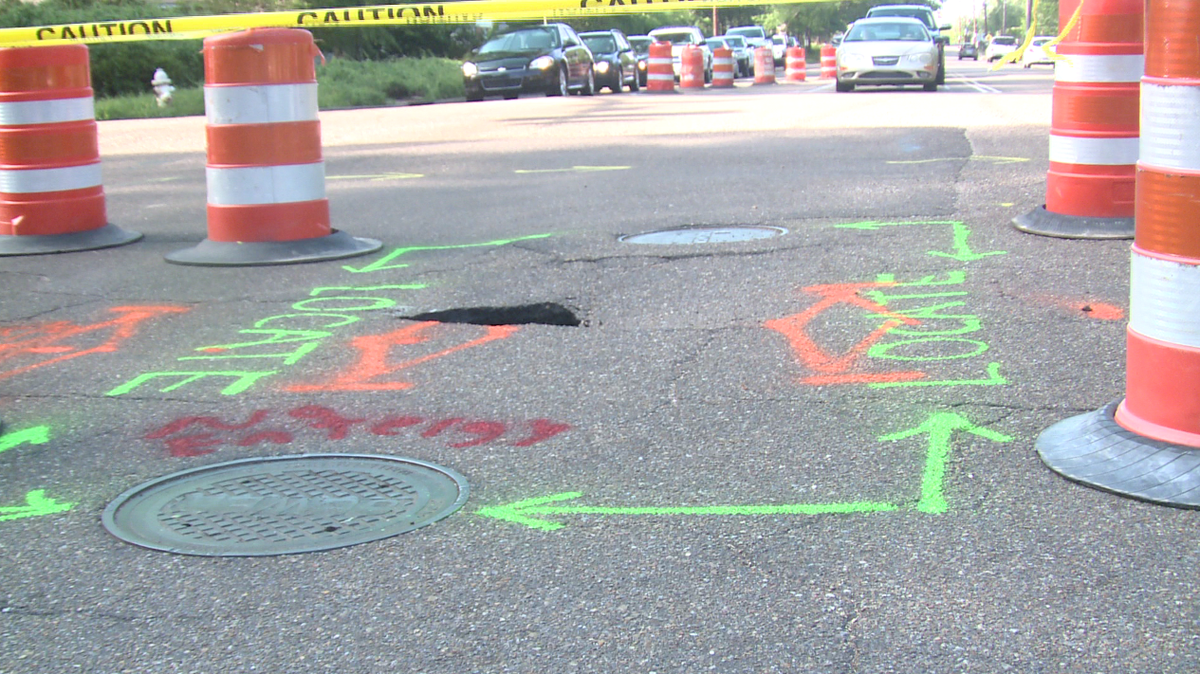 Collapsed sewer main closes Jackson road