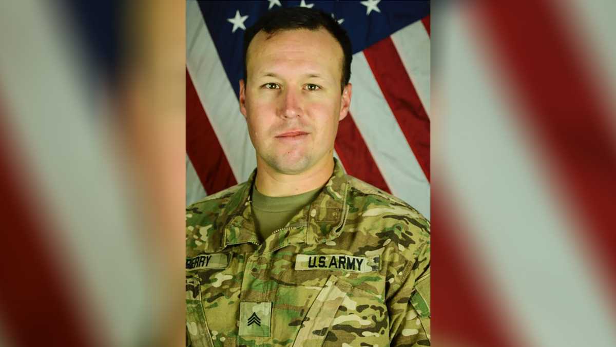 Gold Star family of slain California soldier booed on flight