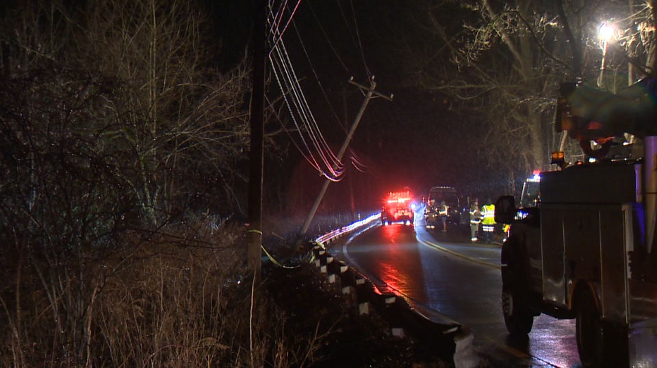 Shaler police respond to car crash on Butler Plank Road