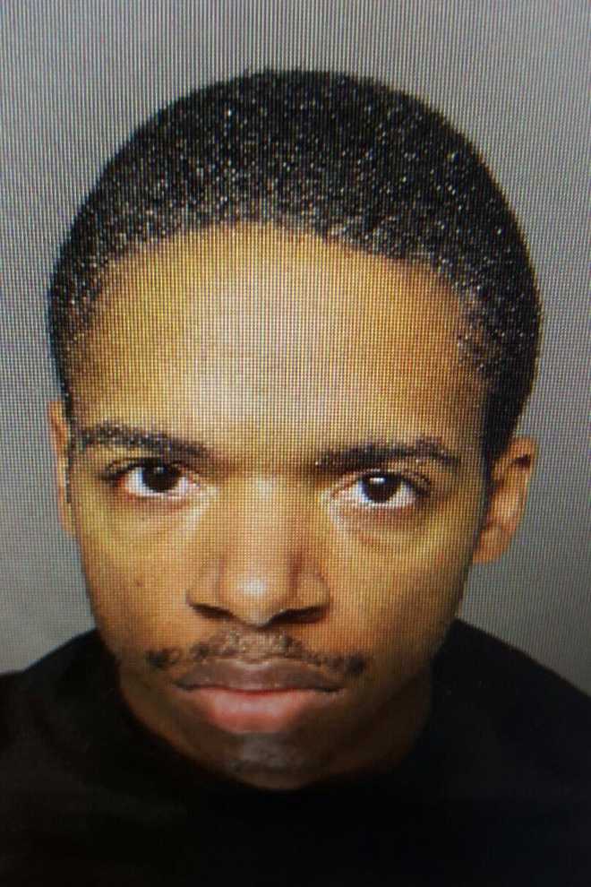 Police: Suspected car thief calls in bomb threat while in custody