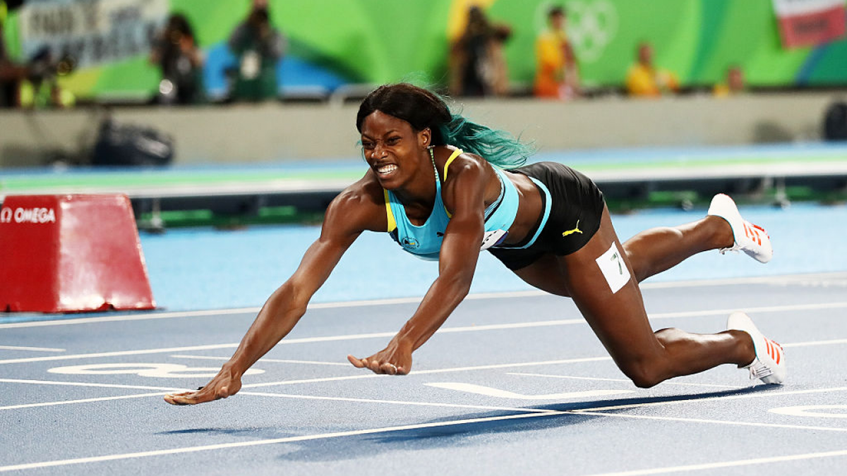 Shaunae Miller wins 400m gold in spectacular finish