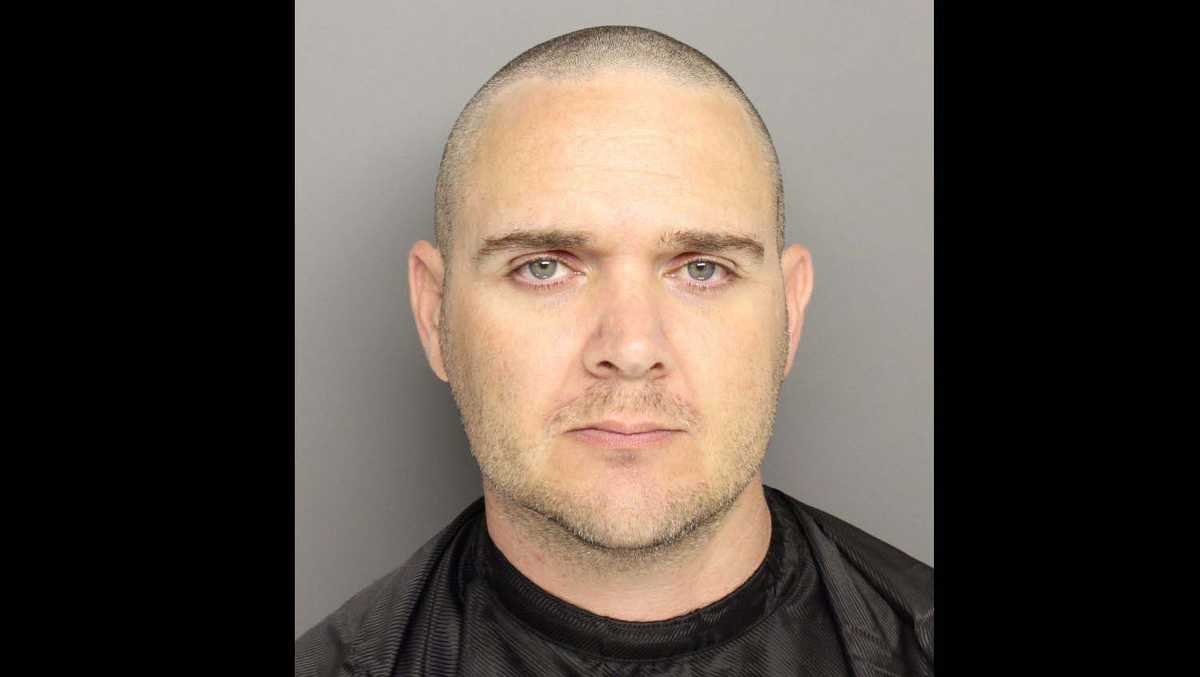 Man accused of beating woman, trying her up inside home sought by deputies Man accused of beating woman, trying her up inside home sought by deputies