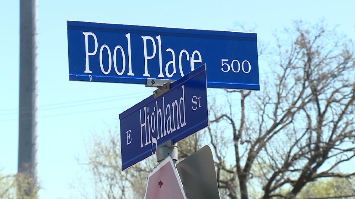 Shawnee police search for suspect after deadly hit-and-run