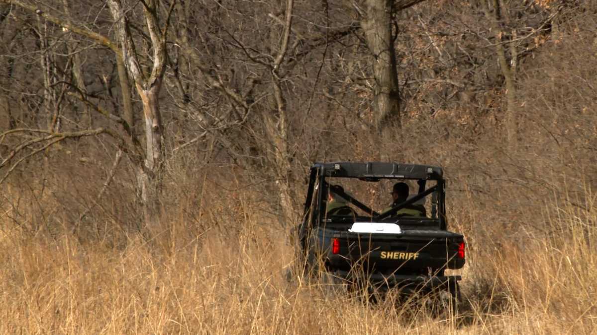 After 9 years, volunteers continue search for missing Iowa man