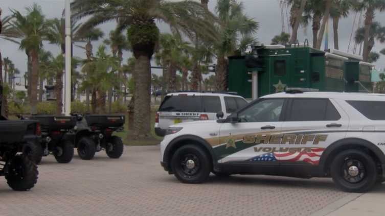 Volusia County Beach Safety officers now under sheriff's authority