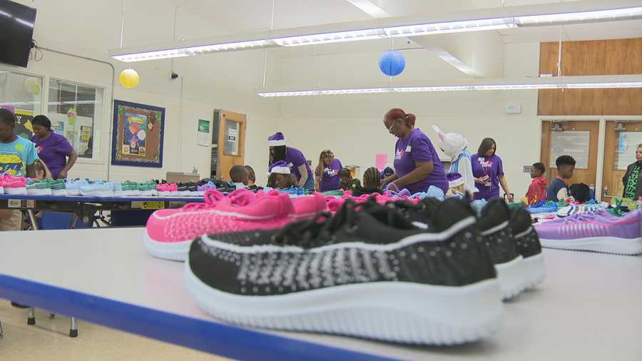 Jackson elementary students get new shoes thanks to FedEx