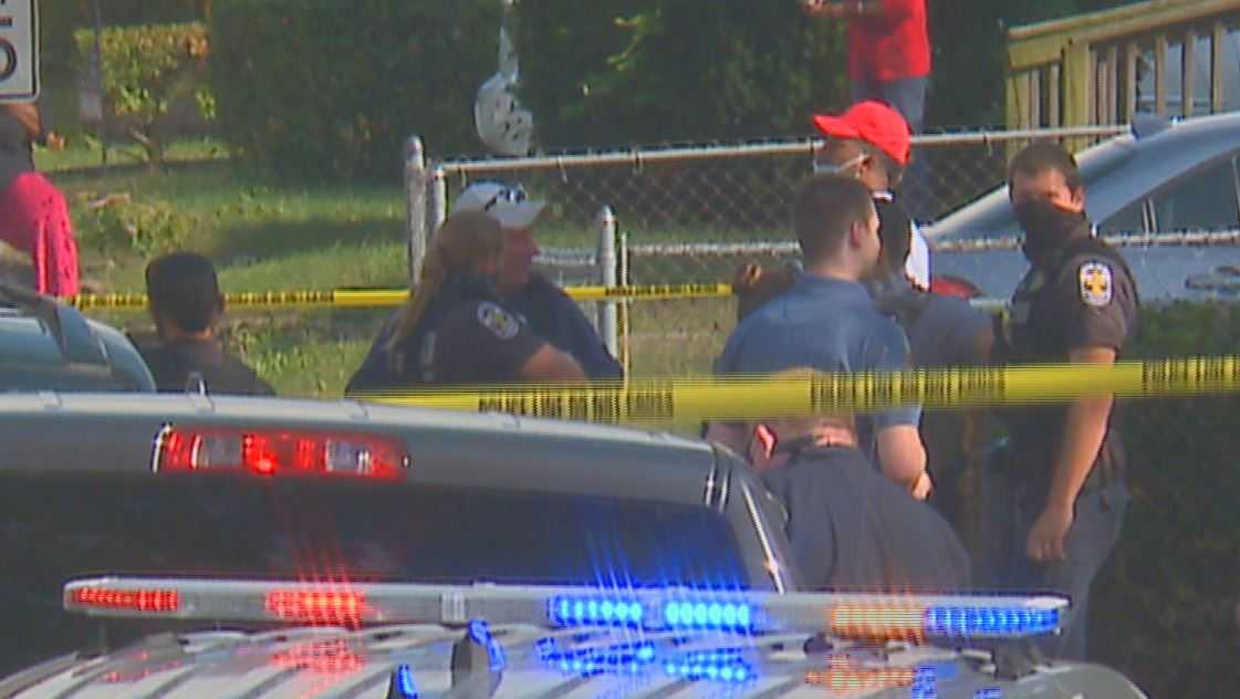 LMPD: Homicide suspect commits suicide while police serve warrant in ...