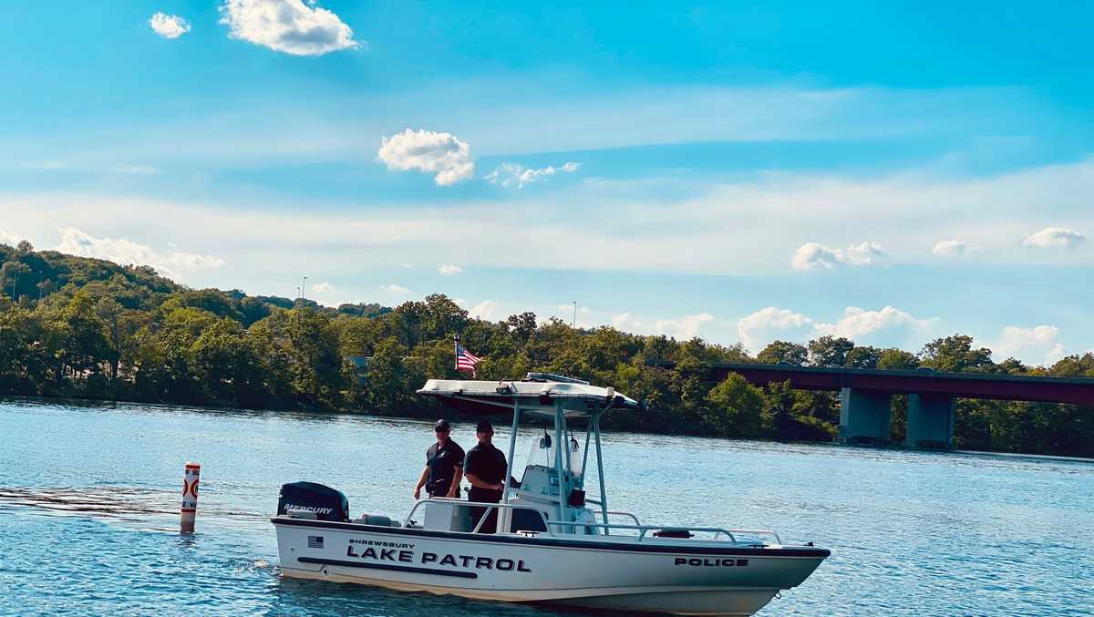 Suspect bites officer, grabs Taser during arrest aboard boat