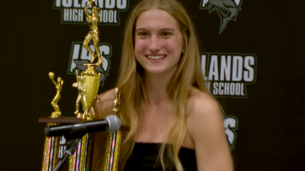 Sierzant receives third straight Hollis Stacy Award