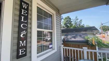 University of Cincinnati grad goes viral for welcome sign mishap