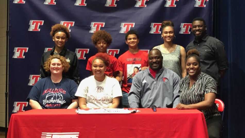Amya Bullard signs with Thomas University