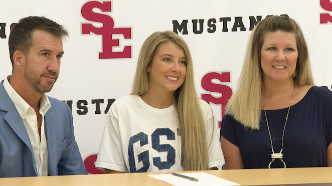 Groover signs with Georgia Southern University cheer team
