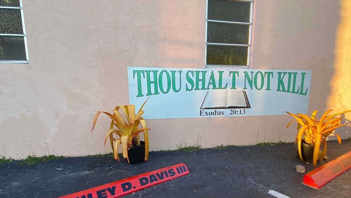 Church in Riviera Beach honors Stanley Davis III by displaying his name ...