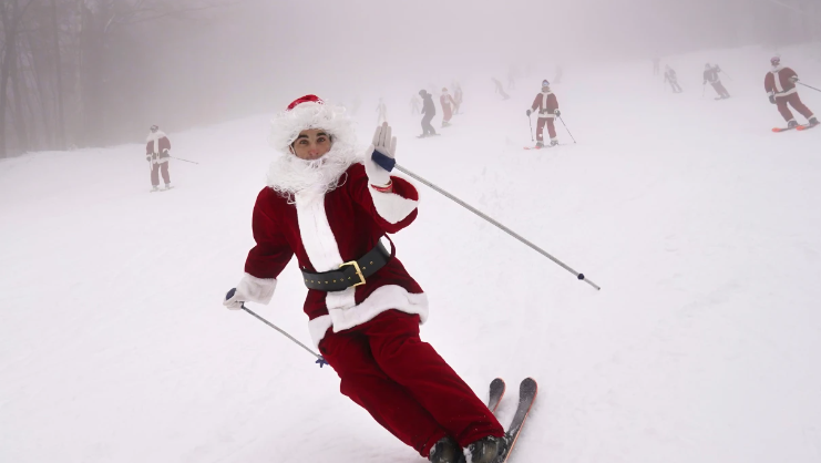 Skiing Santas hit the slopes in Maine