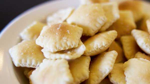 What’s up with Skyline Chili’s new crackers?