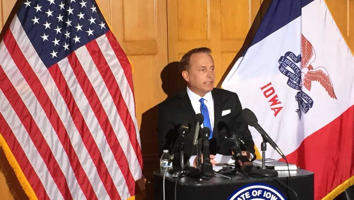 Iowa's top election official announces voter ID bill