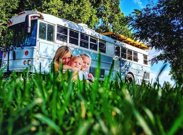 Family moves to Sacramento in converted school bus