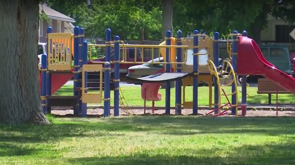 Mom: Toddler got second-degree burns on playground slide