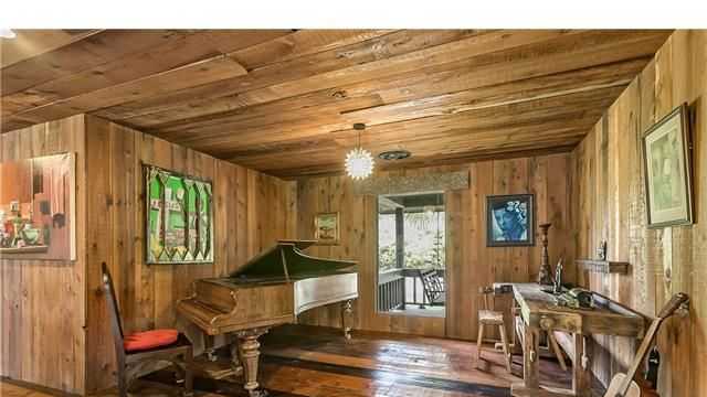 Mansion Monday: Peek inside this rustic Slidell home with hunting lodge ...