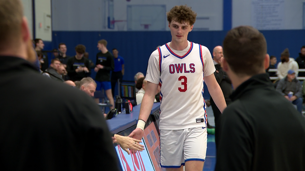 Slinger rolls past Oshkosh North at 2025 WBY Shootout