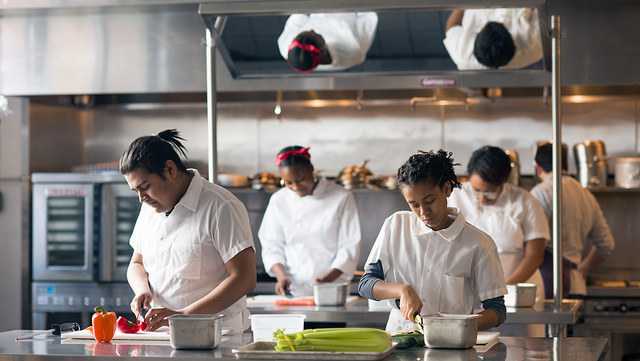 5 for Good: Future Chefs program opens doors for young people across Boston