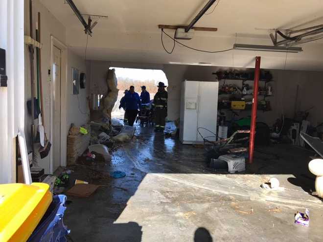 Smithville house suffers ‘significant damage’ after car goes through it