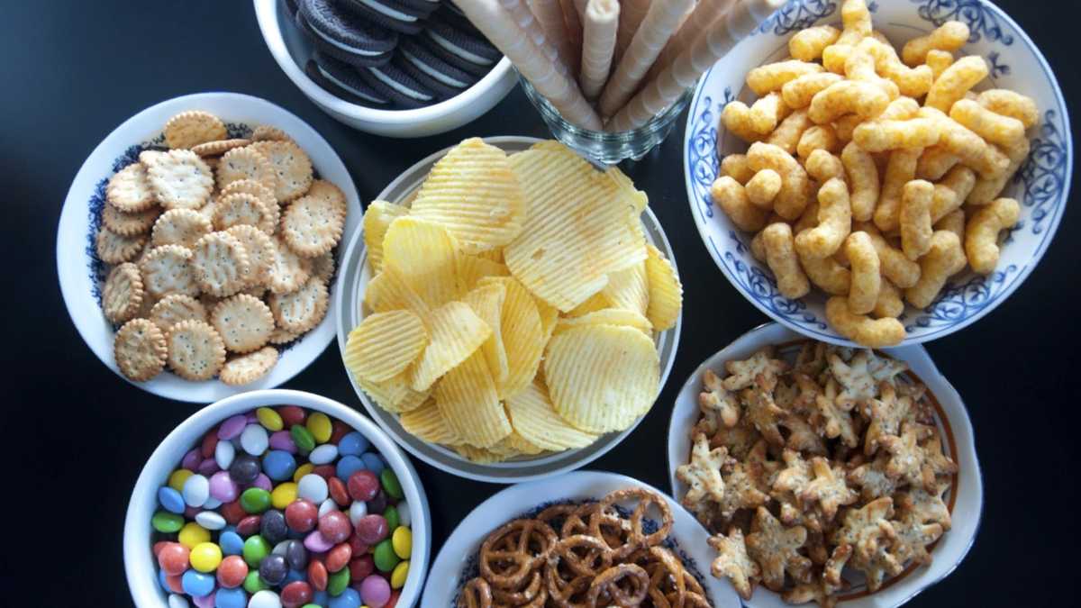 How to stop overeating during quarantine