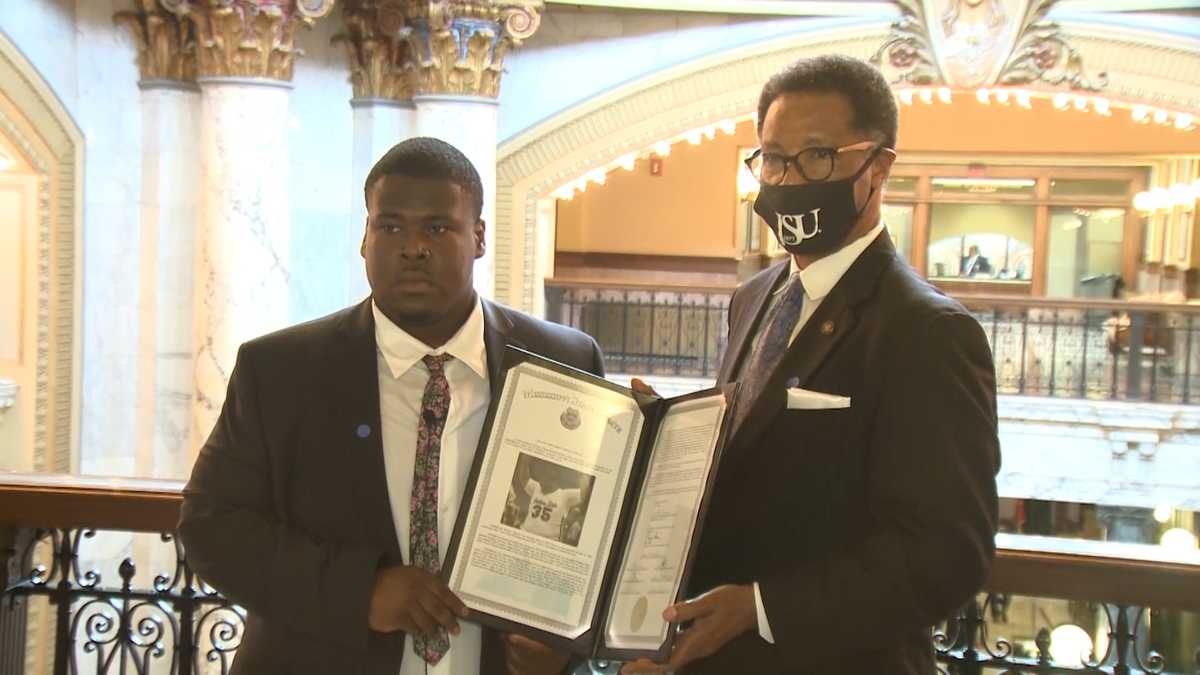 Thomas "Snacks" Lee honored by state Senate for ESPY win