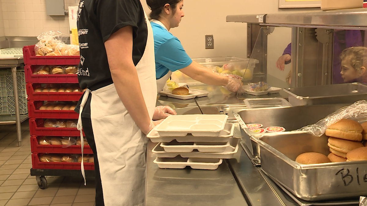 Council Bluffs School Hosts Free Meals On Snow Day council-bluffs-school-hosts-free-meals-on-snow-day