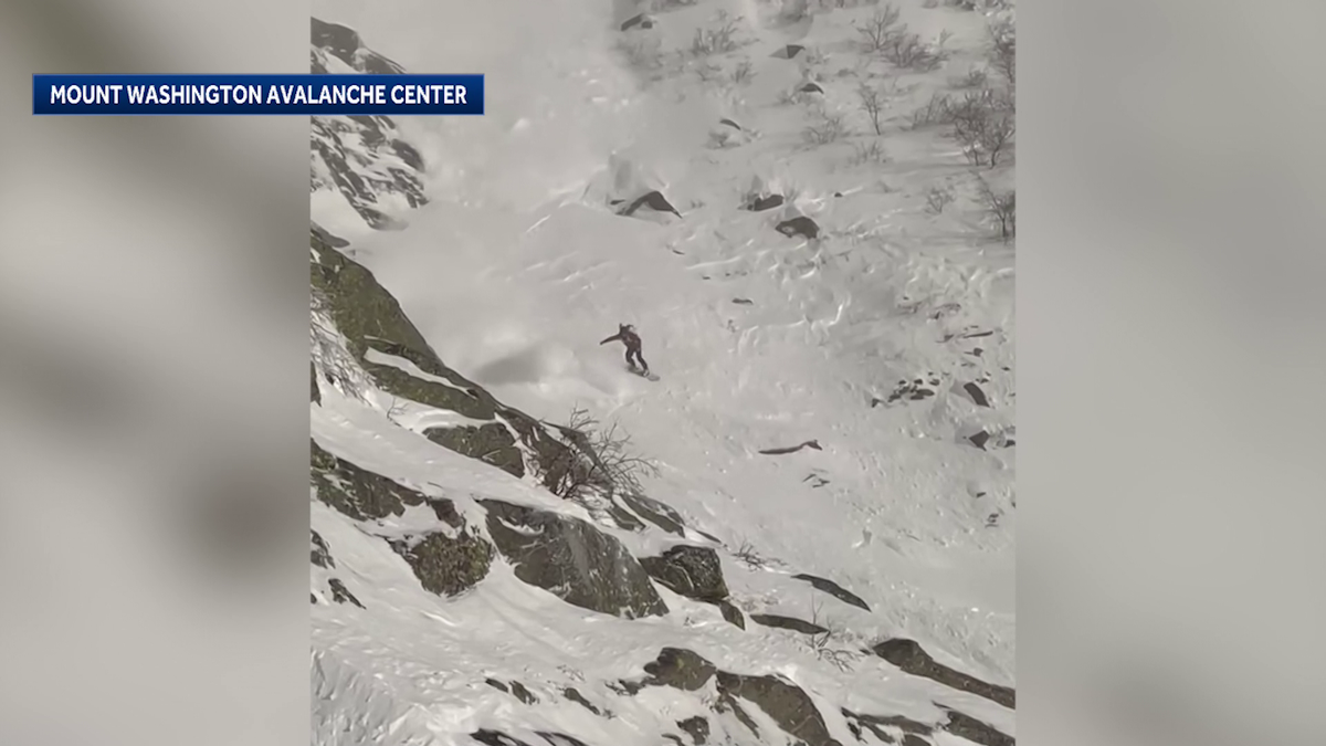 Video shows snowboarder escaping avalanche on Mount Washington