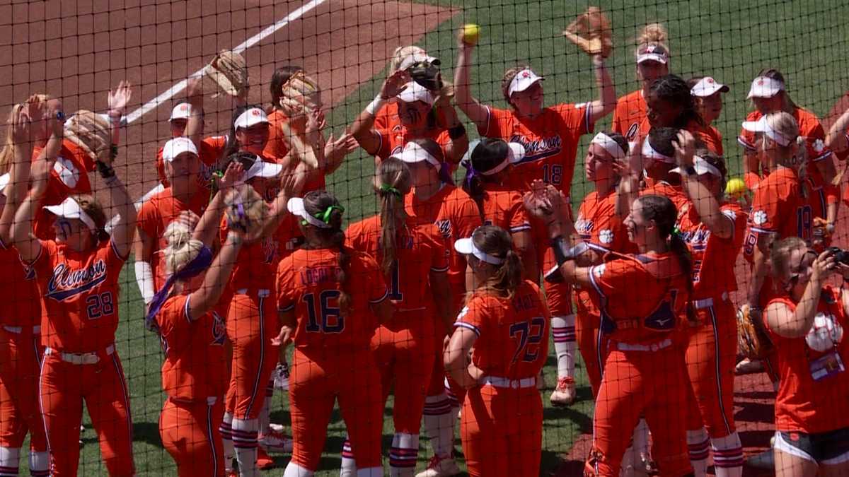 Clemson Softball Prepares For First Super Regional In Program History clemson-softball-prepares-for-first-super-regional-in-program-history