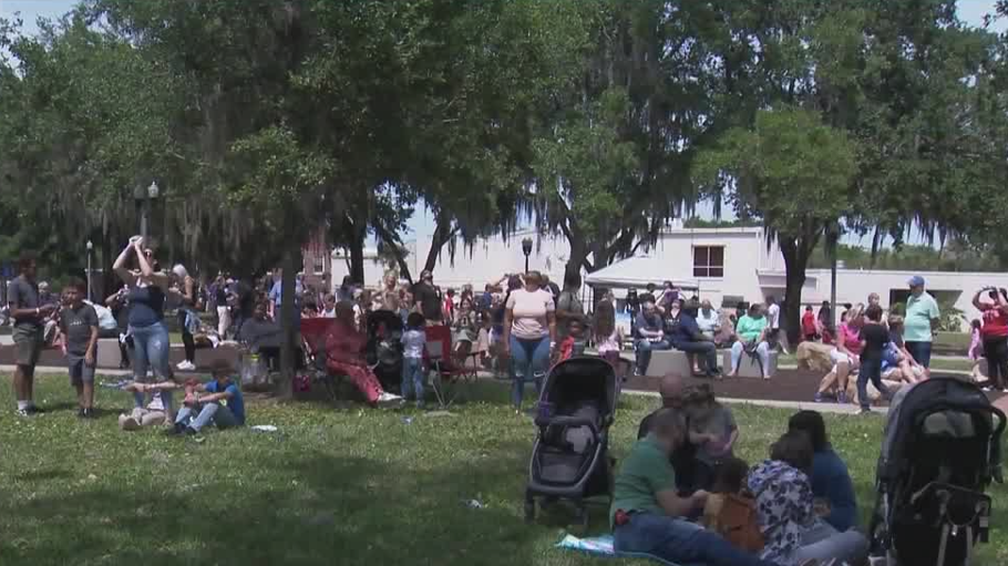 Solar eclipse 2024: Central Florida residents gather to watch