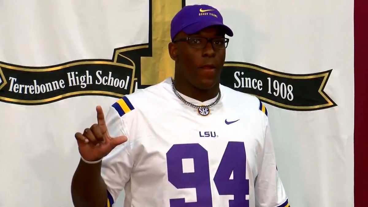 Terrebonne defensive tackle Maason Smith signs with LSU