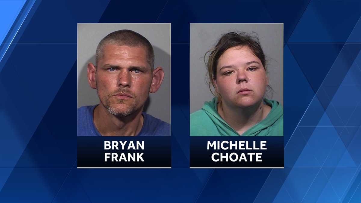 Pair threaten restaurant staff with hatchet, razor, police say