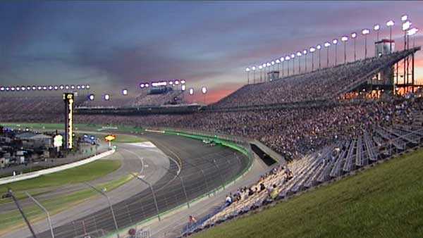 Kyle Busch earns Kentucky pole with track-record speed