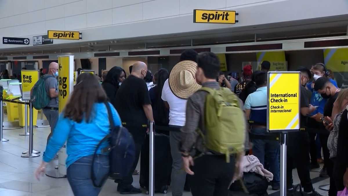 Spirit Airlines will keep booking flights despite bankruptcy