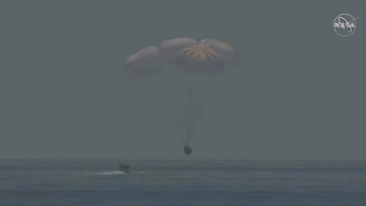 Live: SpaceX guiding NASA astronauts to splashdown