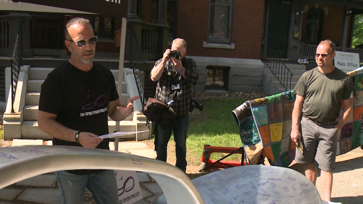 Artist's sculpture seeks to draw attention to opioid epidemic