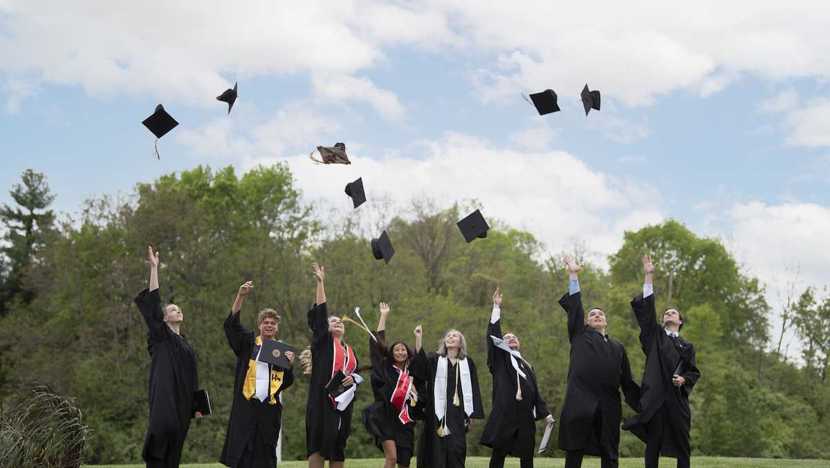 NKU honors more than 1,900 graduates at spring commencement
