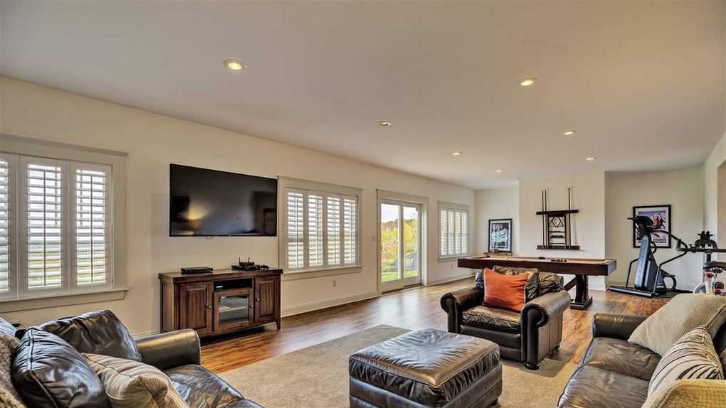 Mansion Monday: Sprawling Springfield home with gorgeous mountain views