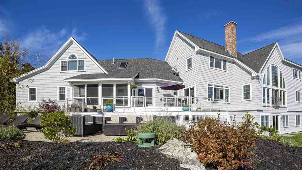 Mansion Monday: Sprawling Springfield home with gorgeous mountain views