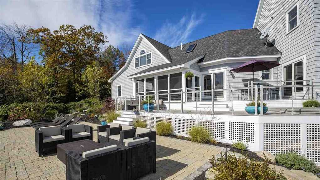 Mansion Monday: Sprawling Springfield home with gorgeous mountain views