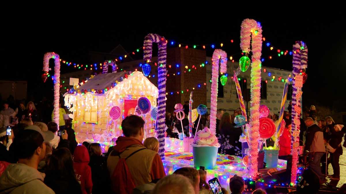 'Parade of Lights' strolls down Springfield