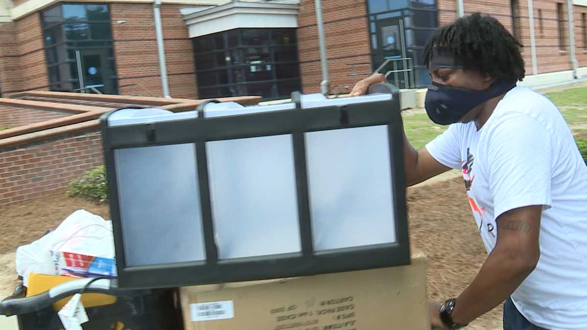 Savannah State University welcomes new students to campus