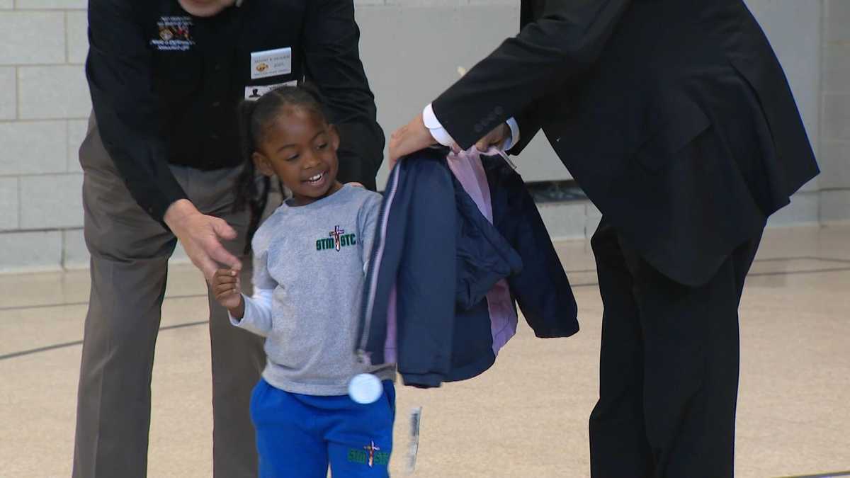Hundreds of students receive new coats for the winter