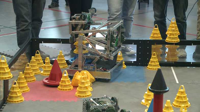 Stack the cones: State robotic championship this weekend in Milwaukee