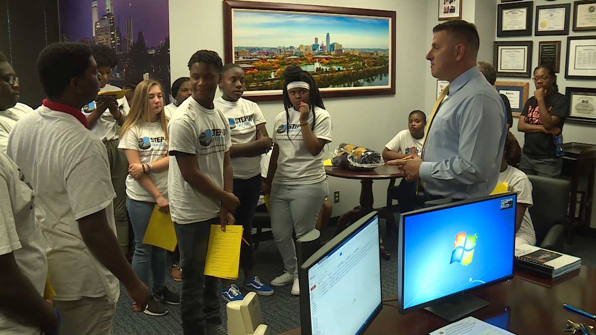 Teens take part in 'Step Up' program to learn about city of Omaha careers