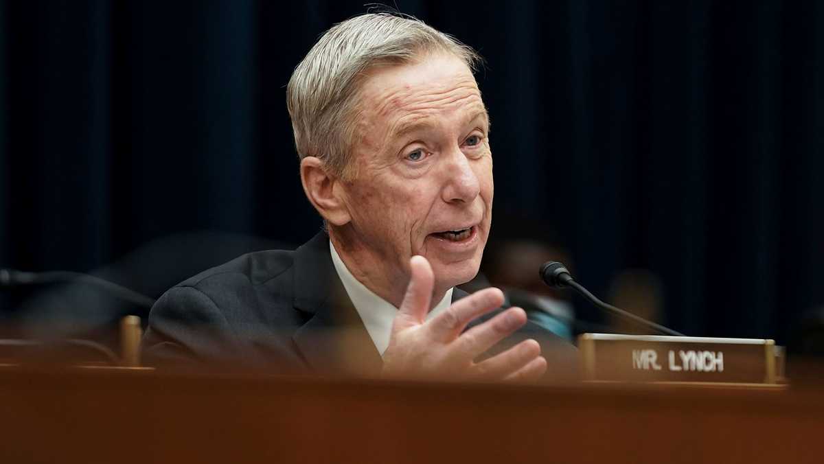 Rep. Stephen Lynch to quarantine after testing positive for COVID-19